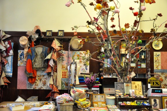 THE NICHOLAS BUILDING - Couturing.com