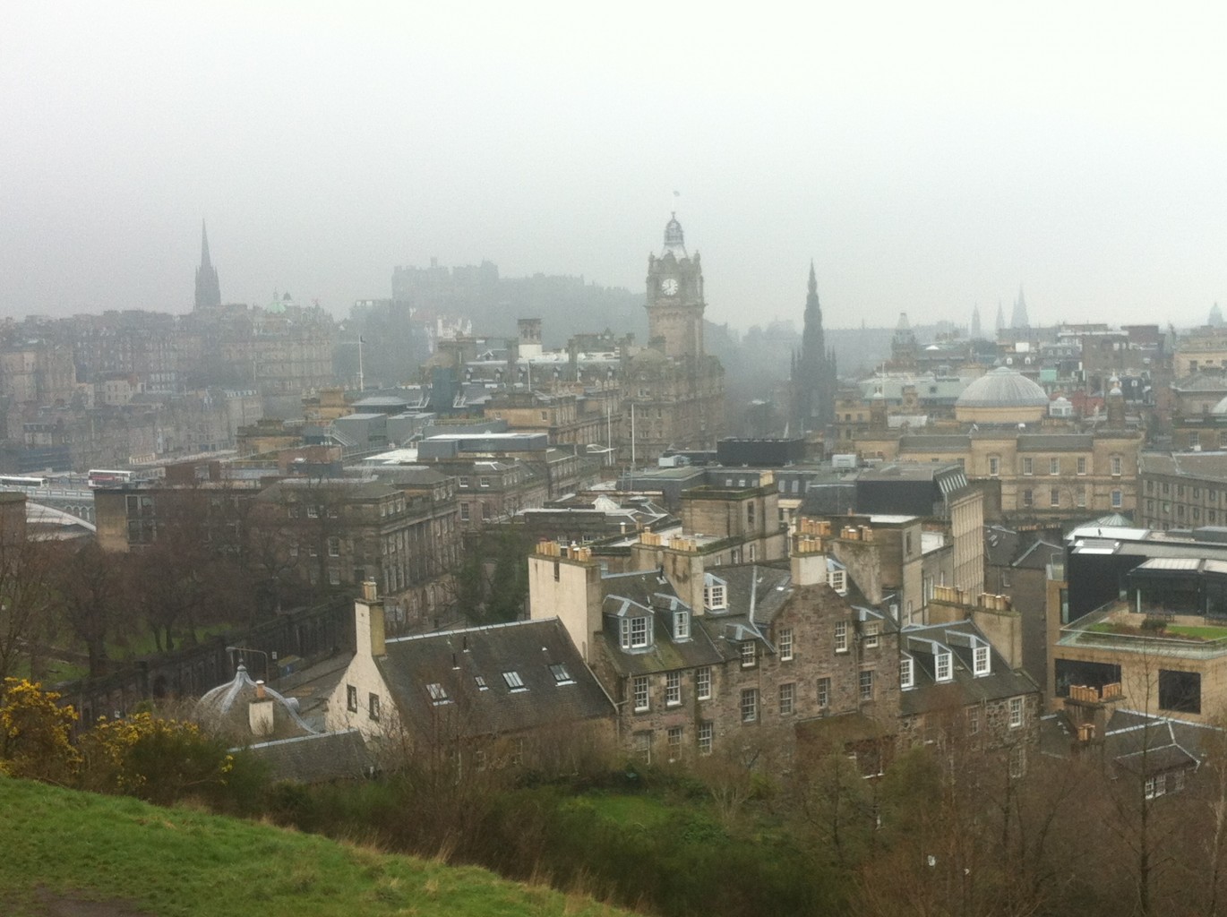 THE GOTHIC CHARMS OF EDINBURGH - Couturing.com