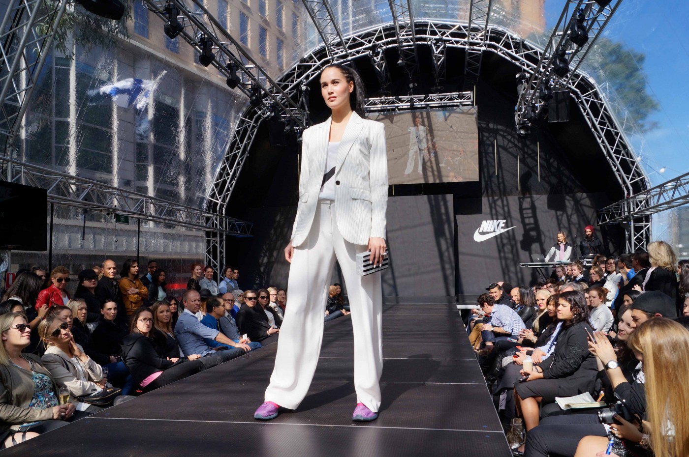 hub_runway_nike46 - Couturing.com