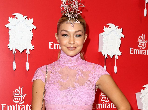 GET THE LOOK: GIGI HADID'S HOT MELBOURNE CUP MAKEUP - Couturing.com