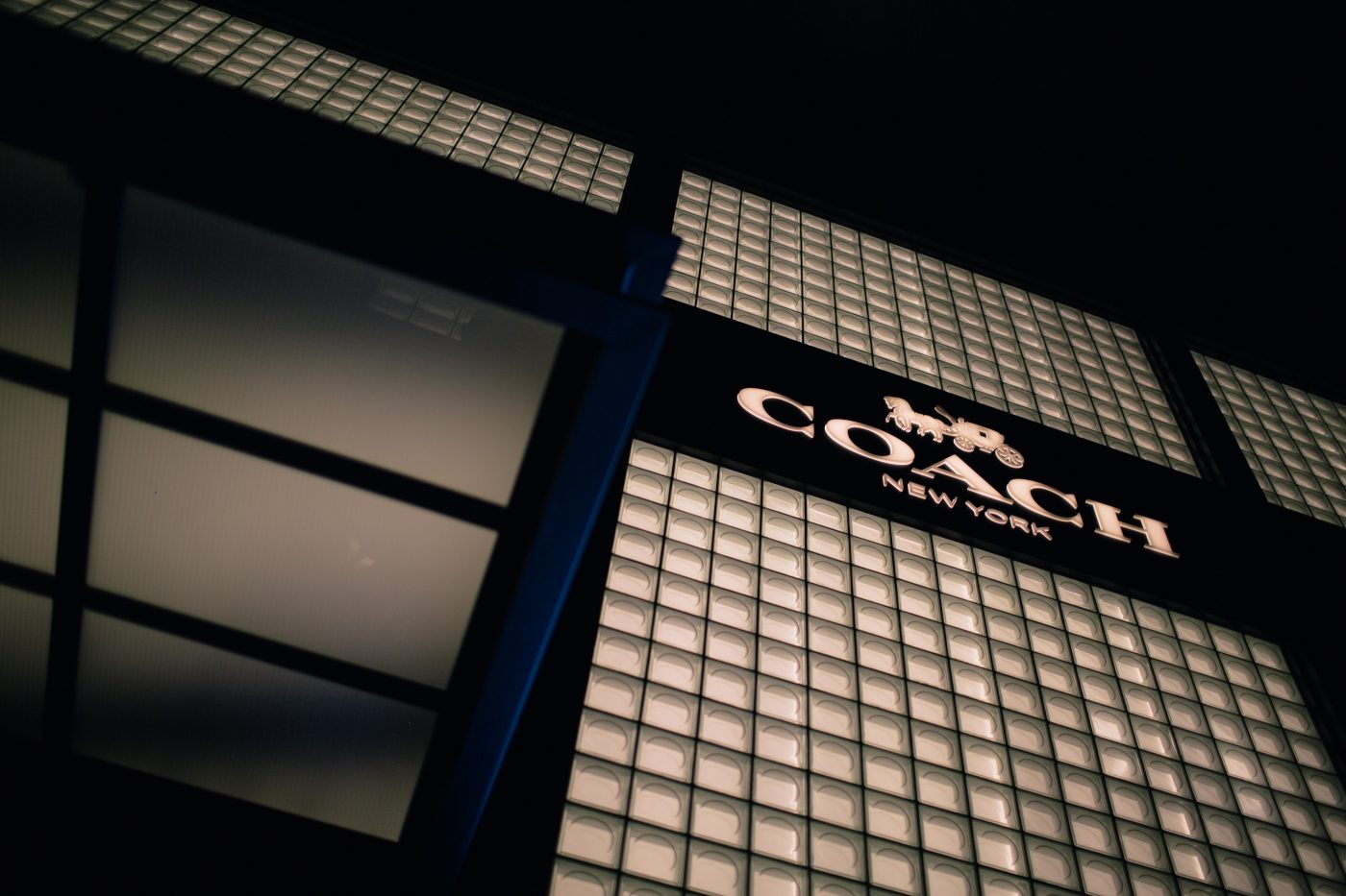 COACH UNVEILS NEXT GENERATION RETAIL AT ST COLLINS LANE - Couturing.com