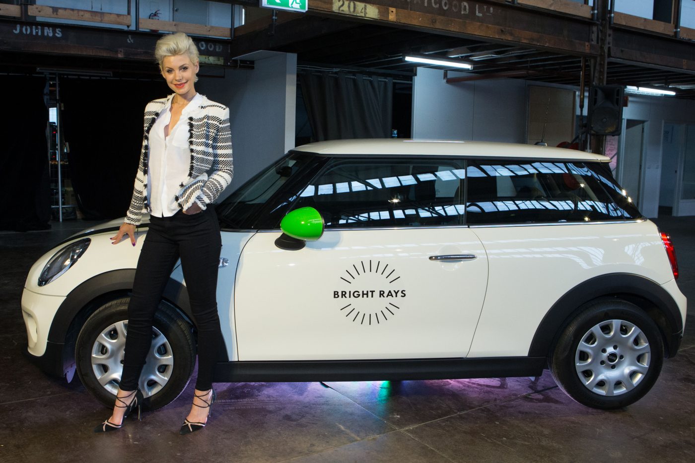 MINI AUSTRALIA CELEBRATES BRIGHT RAYS - Couturing.com