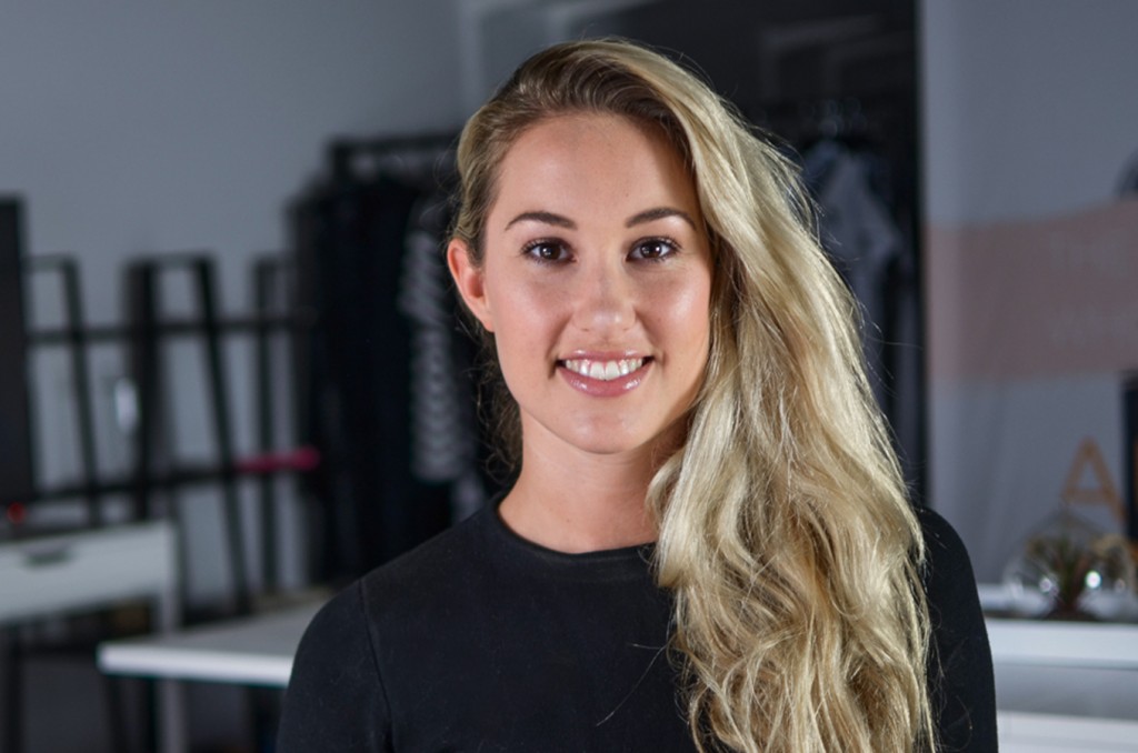 HOW TO: NATURAL NO-MAKEUP LOOK TUTORIAL - Couturing.com
